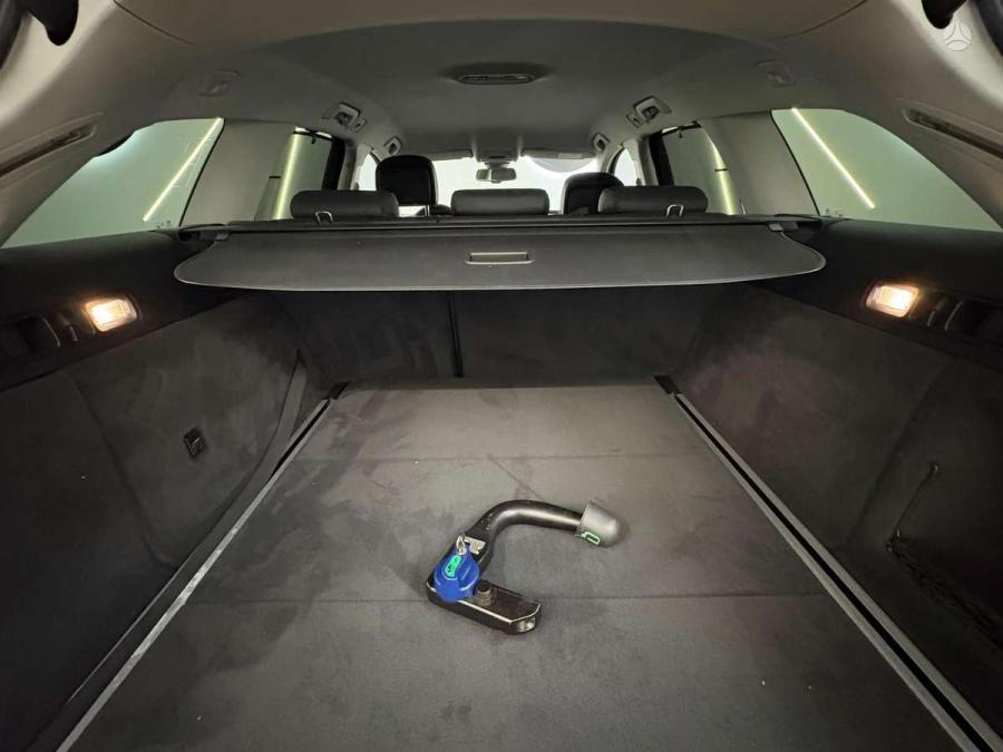 Grey Audi A6 Allroad 2015 in Marijampole, with an engine capacity of 2.97 L and mileage of 264 thousand km for 12950 €, photo 20 on AUTOMOTO.COM.LV