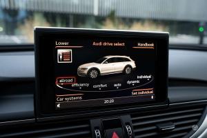 Pelēks Audi A6 Allroad 2015 Marijampole, ar dzinēja tilpumu 2.97 L un nobraukumu 217 tūkst. km par 17350 €, foto 35 vietnē AUTOMOTO.COM.LV