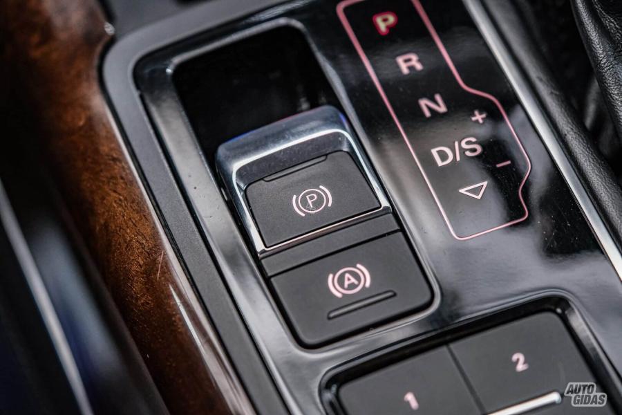 Audi A6 Allroad 2013 in Kaunas, with an engine capacity of 3.00 L and mileage of 321 thousand km for 11990 €, photo 29 on AUTOMOTO.COM.LV