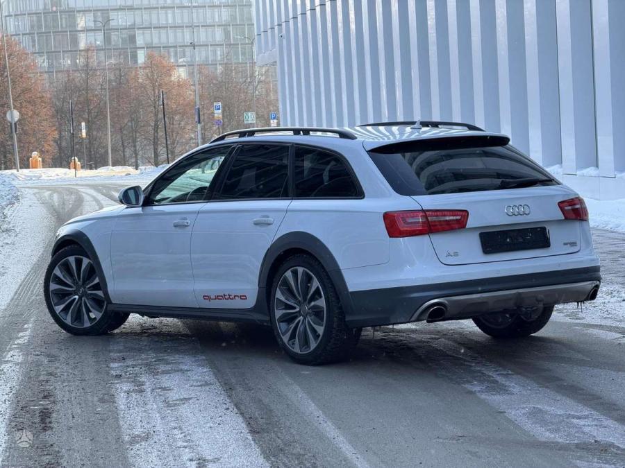 White Audi A6 Allroad 2012 in Vilnius, with an engine capacity of 3.00 L and mileage of 261 thousand km for 8999 €, photo 1 on AUTOMOTO.COM.LV
