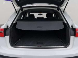 White Audi A6 Allroad 2012 in Vilnius, with an engine capacity of 3.00 L and mileage of 301 thousand km for 6999 €, photo 11 on AUTOMOTO.COM.LV