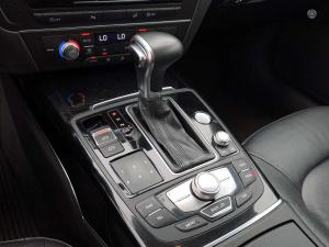 White Audi A6 Allroad 2012 in Vilnius, with an engine capacity of 3.00 L and mileage of 301 thousand km for 6999 €, photo 18 on AUTOMOTO.COM.LV