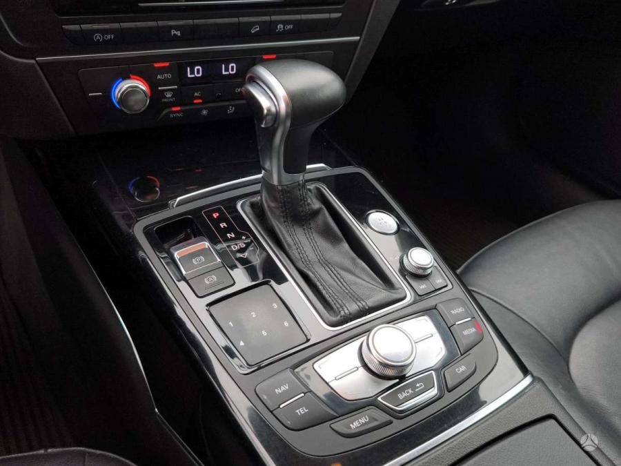 White Audi A6 Allroad 2012 in Vilnius, with an engine capacity of 3.00 L and mileage of 301 thousand km for 6999 €, photo 18 on AUTOMOTO.COM.LV
