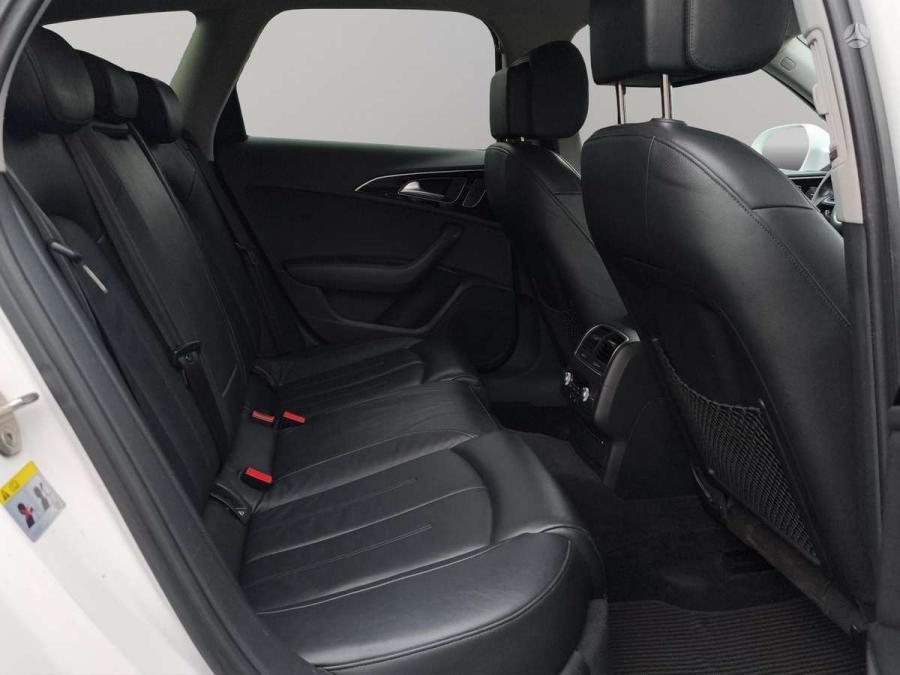 White Audi A6 Allroad 2012 in Vilnius, with an engine capacity of 3.00 L and mileage of 301 thousand km for 6999 €, photo 10 on AUTOMOTO.COM.LV
