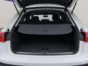 White Audi A6 Allroad 2012 in Vilnius, with an engine capacity of 3.00 L and mileage of 301 thousand km for 6999 €, photo 11 on AUTOMOTO.COM.LV