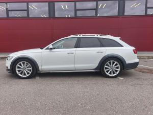 White Audi A6 Allroad 2015 in Kaunas, with an engine capacity of 2.97 L and mileage of 298 thousand km for 13950 €, photo 8 on AUTOMOTO.COM.LV