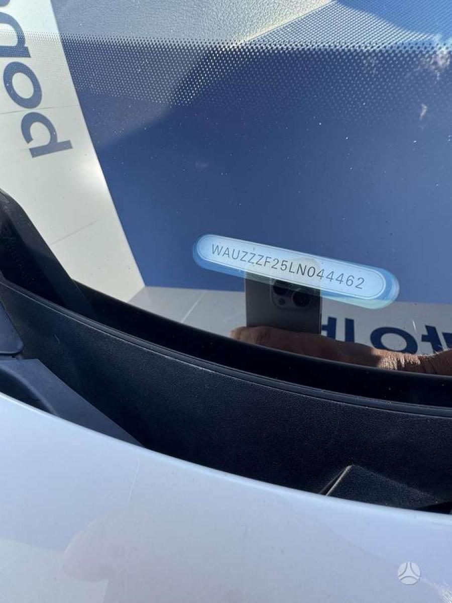 White Audi A6 Allroad 2019 in Kaunas, with an engine capacity of 2.97 L and mileage of 229 thousand km for 28499 €, photo 15 on AUTOMOTO.COM.LV