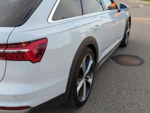 White Audi A6 Allroad 2020 in Prienai, with an engine capacity of 3.00 L and mileage of 228 thousand km for 29000 €, photo 12 on AUTOMOTO.COM.LV
