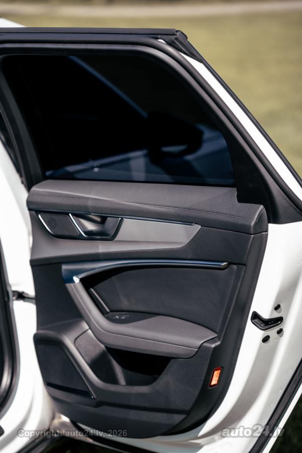 White Audi A6 Allroad 2020 in Tartu, with an engine capacity of 3.00 L and mileage of 166 thousand km for 29900 €, photo 10 on AUTOMOTO.COM.LV
