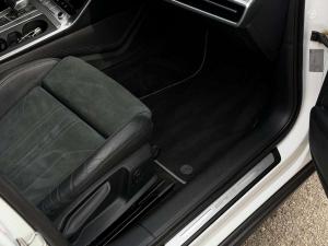 White Audi A6 Allroad 2020 in Rokiskis, with an engine capacity of 2.97 L and mileage of 240 thousand km for 21250 €, photo 41 on AUTOMOTO.COM.LV