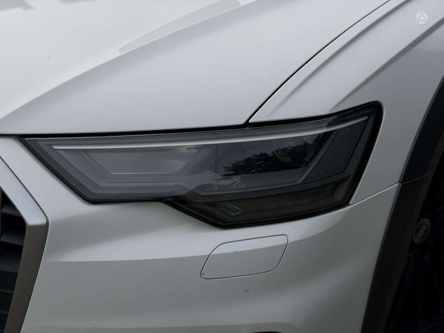 White Audi A6 Allroad 2020 in Rokiskis, with an engine capacity of 2.97 L and mileage of 240 thousand km for 21250 €, photo 16 on AUTOMOTO.COM.LV