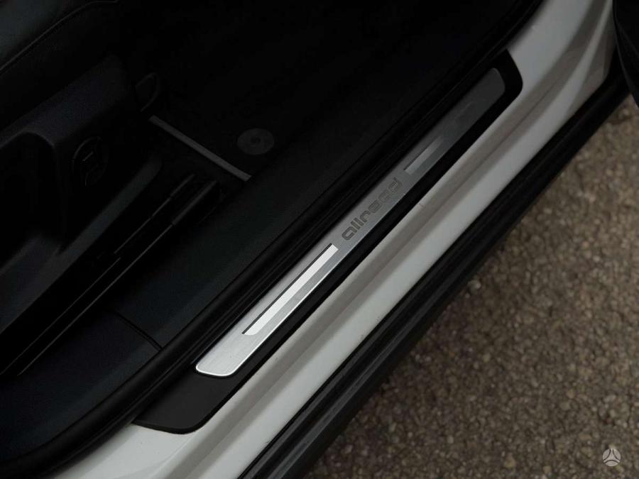 White Audi A6 Allroad 2020 in Rokiskis, with an engine capacity of 2.97 L and mileage of 240 thousand km for 21250 €, photo 42 on AUTOMOTO.COM.LV
