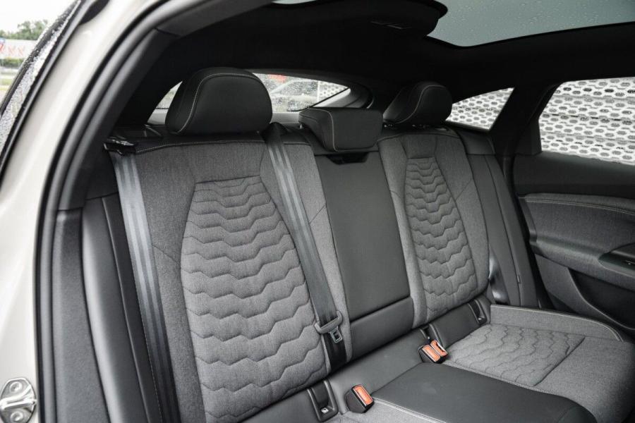 Beige Audi A6 2025 in Marupe, with an engine capacity of 0.00 L and mileage of 25 thousand km for 69900 €, photo 35 on AUTOMOTO.COM.LV