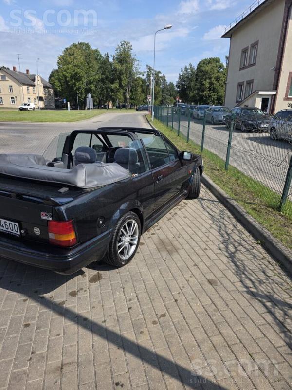 Melns Audi A6 1990 Valmiera, ar dzinēja tilpumu 1.30 L un nobraukumu 0 tūkst. km par 2200 €, foto 4 vietnē AUTOMOTO.COM.LV
