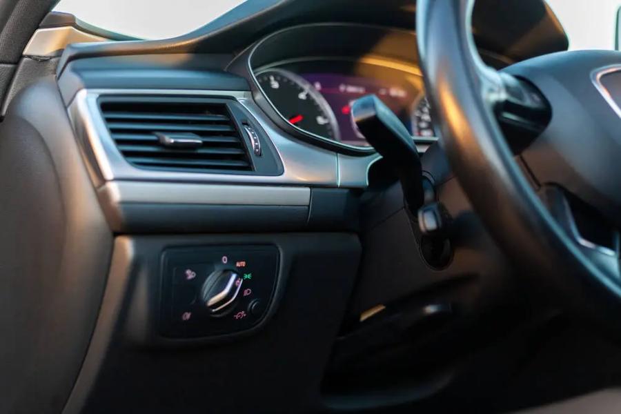 Melns Audi A6 2016 Rīga, ar dzinēja tilpumu 2.00 L un nobraukumu 288 tūkst. km par 12995 €, foto 21 vietnē AUTOMOTO.COM.LV