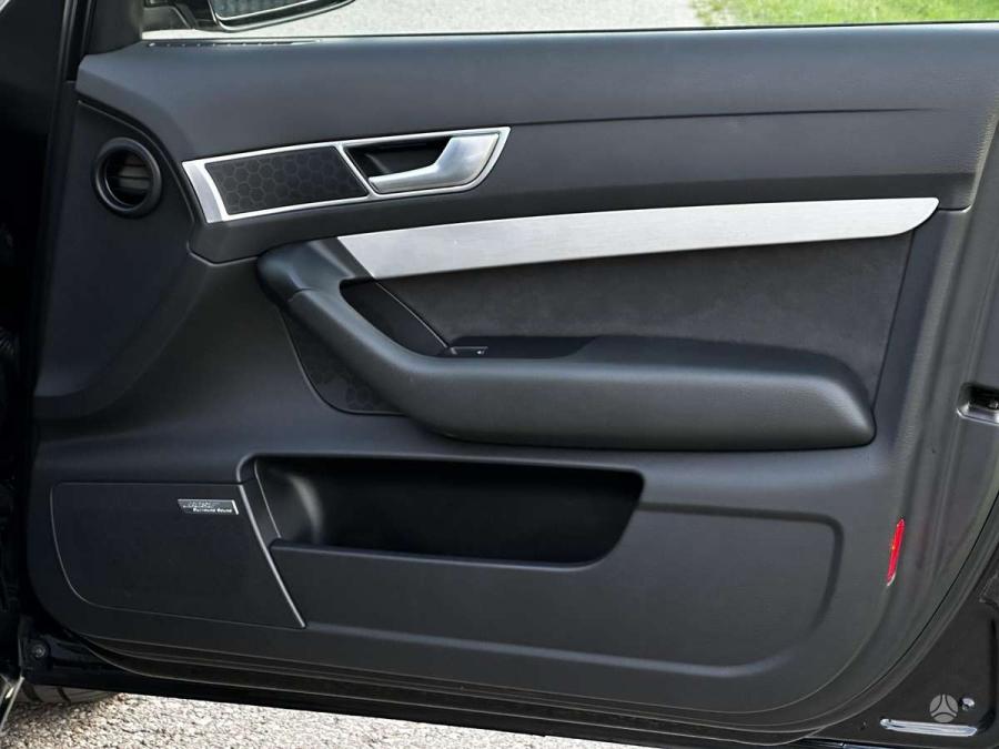 Black Audi A6 2010 in Vilnius, with an engine capacity of 2.97 L and mileage of 260 thousand km for 7150 €, photo 19 on AUTOMOTO.COM.LV