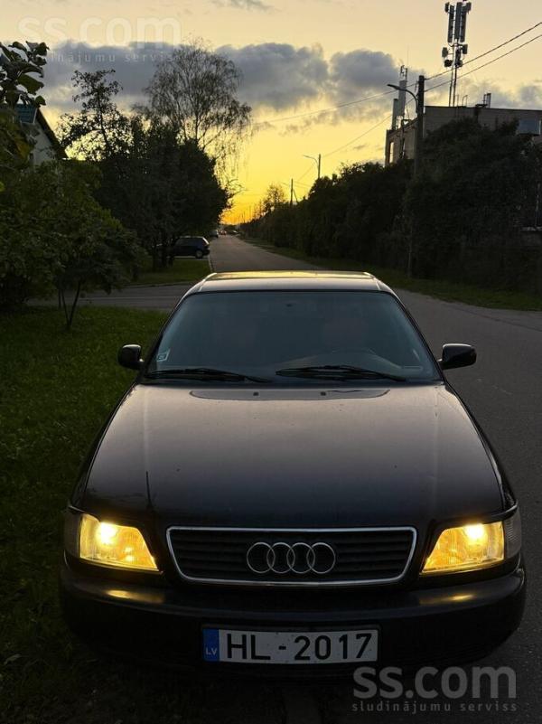 Black Audi A6 1995 in Daugavpils, with an engine capacity of 2.00 L and mileage of 298 thousand km for 1200 €, photo 2 on AUTOMOTO.COM.LV