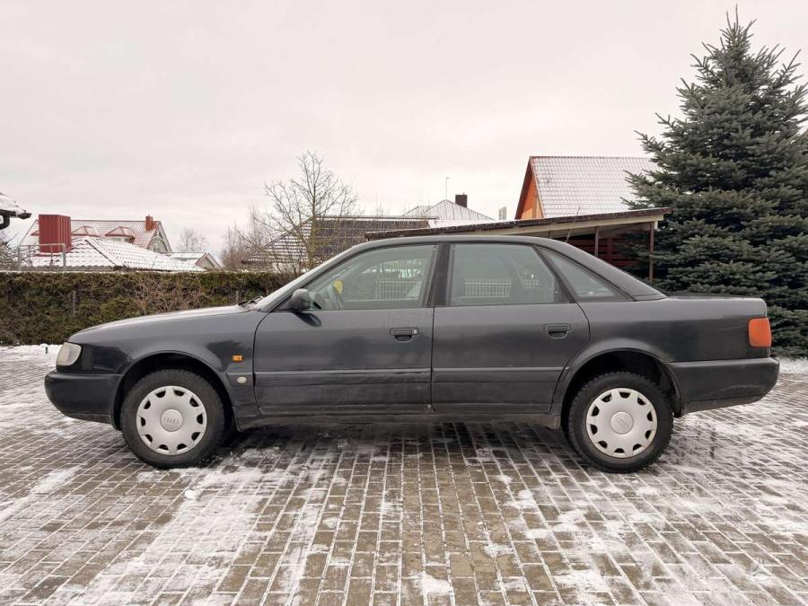 Black Audi A6 1995 in Rokiskis, with an engine capacity of 1.90 L and mileage of 432 thousand km for 1250 €, photo 4 on AUTOMOTO.COM.LV