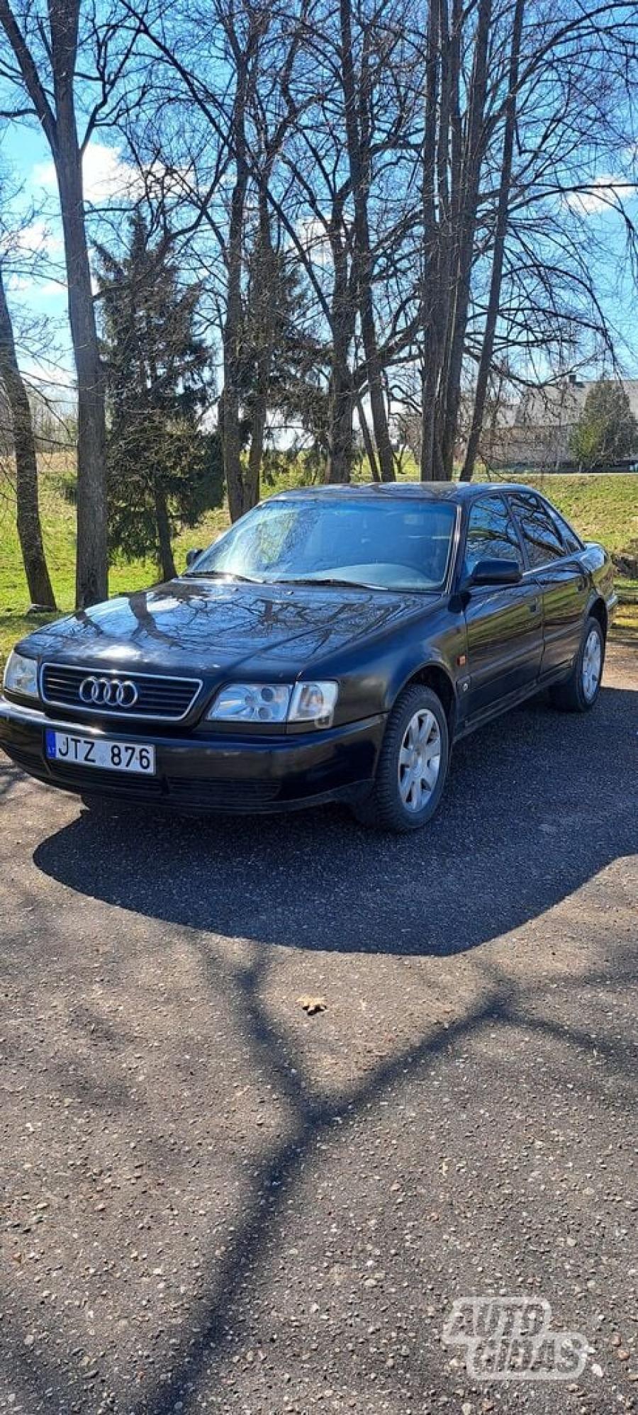 Black Audi A6 1995 in Lazdijai, with an engine capacity of 2.50 L and mileage of 560 thousand km for 1100 €, photo 1 on AUTOMOTO.COM.LV