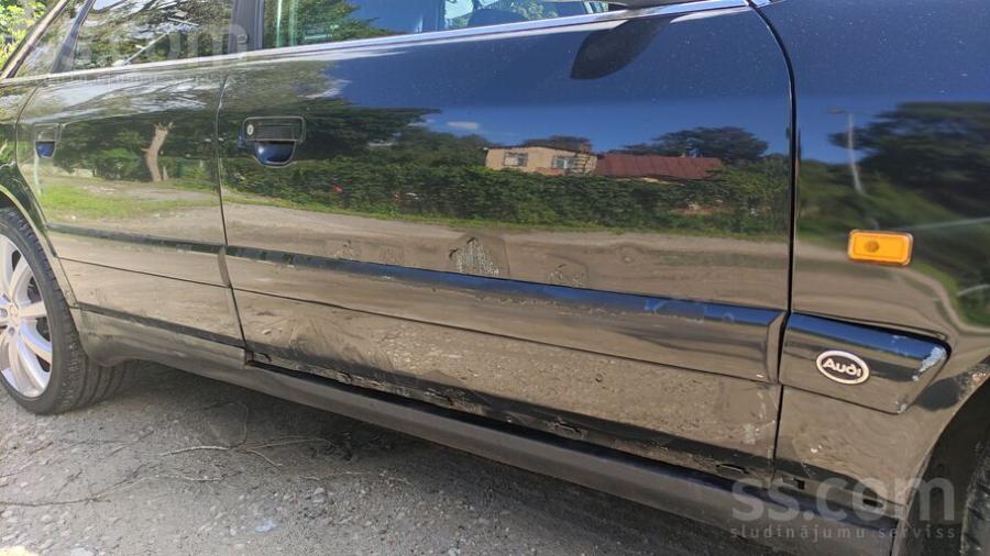 Melns Audi A6 1995 Rīga, ar dzinēja tilpumu 2.60 L un nobraukumu 400 tūkst. km par 2000 €, foto 5 vietnē AUTOMOTO.COM.LV