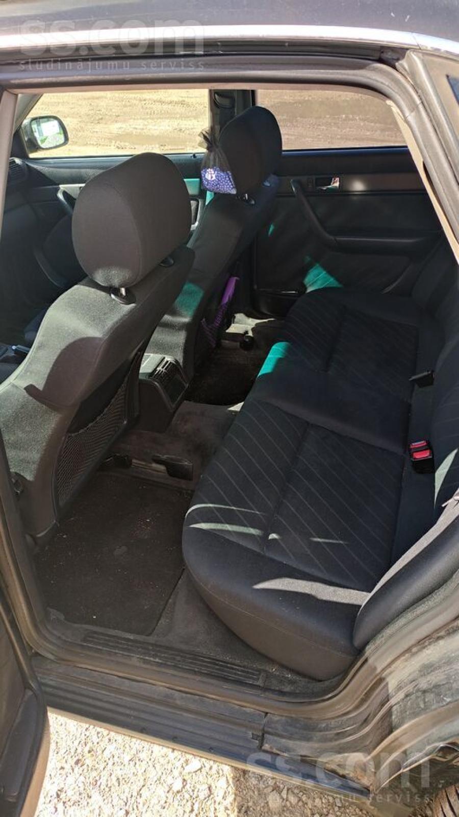 Melns Audi A6 1995 Rīga, ar dzinēja tilpumu 2.60 L un nobraukumu 400 tūkst. km par 2000 €, foto 9 vietnē AUTOMOTO.COM.LV