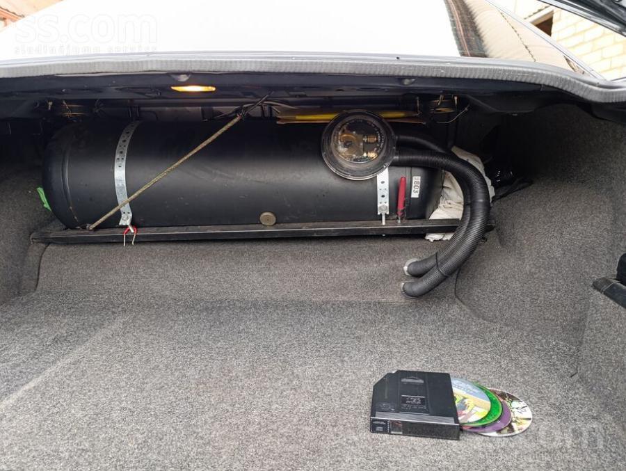 Black Audi A6 1996 in Balvi, with an engine capacity of 2.60 L and mileage of 254 thousand km for 4900 €, photo 7 on AUTOMOTO.COM.LV