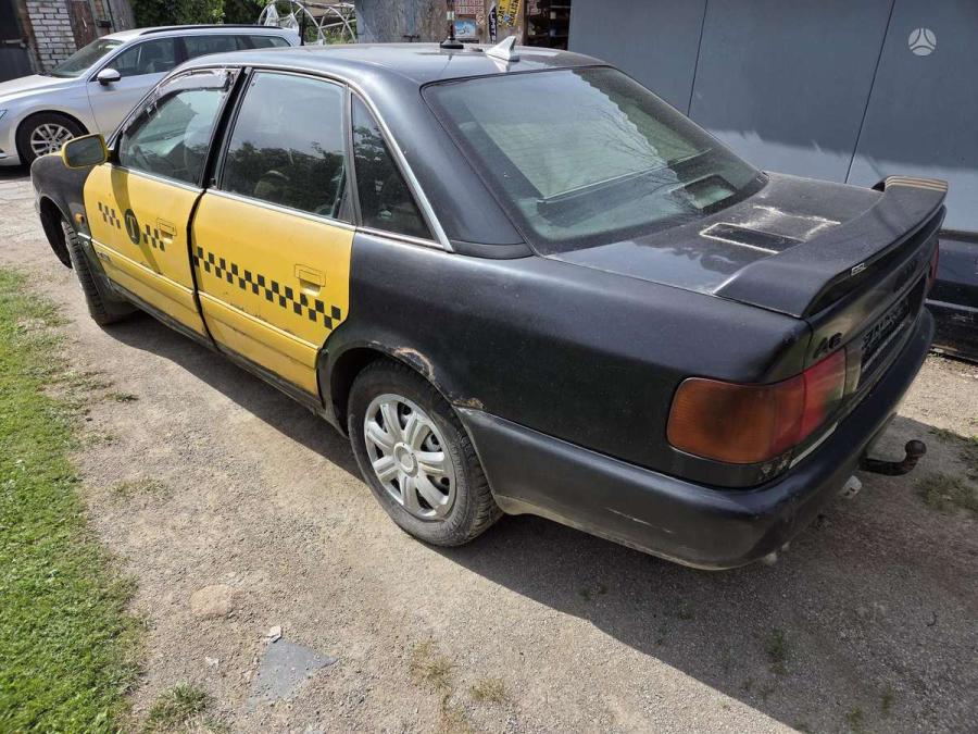 Black Audi A6 1996 in Kursenai, with an engine capacity of 2.46 L and mileage of 800 thousand km for 450 €, photo 5 on AUTOMOTO.COM.LV