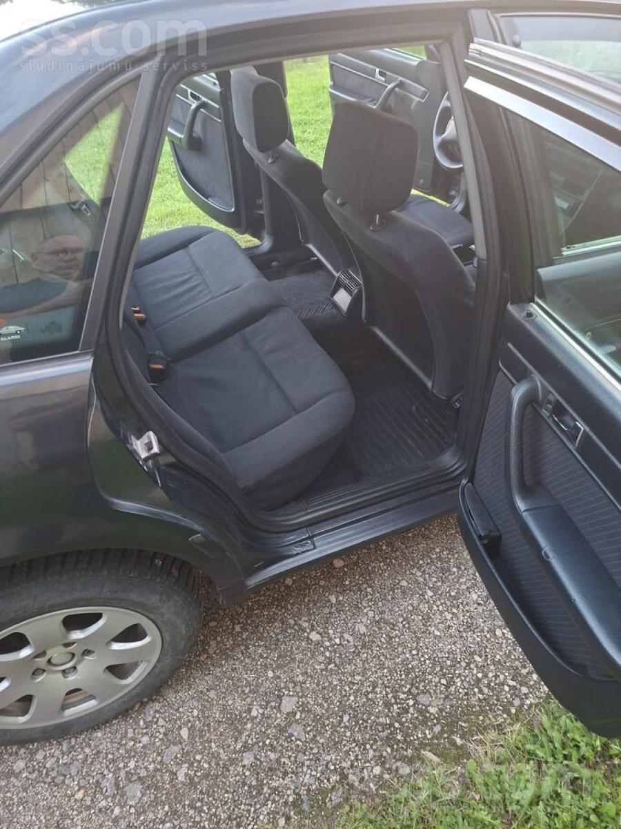 Melns Audi A6 1997 Jēkabpils, ar dzinēja tilpumu 2.50 L un nobraukumu 372 tūkst. km par 1350 €, foto 13 vietnē AUTOMOTO.COM.LV