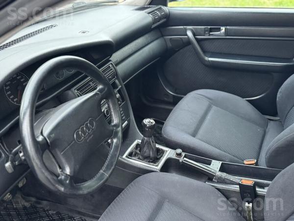 Melns Audi A6 1997 Jelgava, ar dzinēja tilpumu 2.50 L un nobraukumu 373 tūkst. km par 1850 €, foto 10 vietnē AUTOMOTO.COM.LV