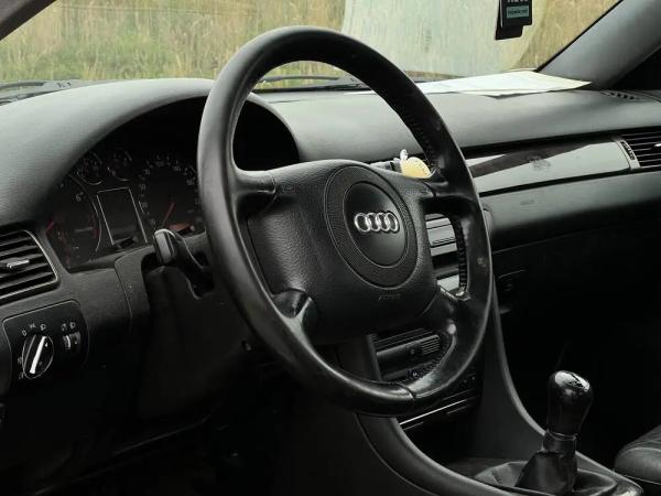 Черный Ауди А6 1999 в Резекне, объемом двигателя 1.80 л и пробегом 354 тыс. км за 1490 €, фото 6 на AUTOMOTO.COM.LV