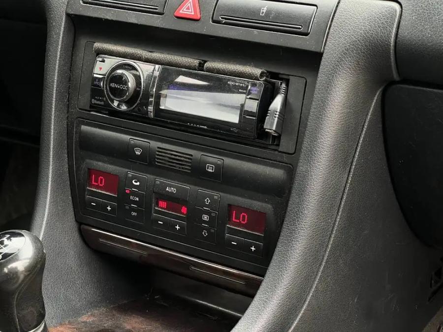Black Audi A6 1999 in Rezekne, with an engine capacity of 1.80 L and mileage of 354 thousand km for 1490 €, photo 10 on AUTOMOTO.COM.LV