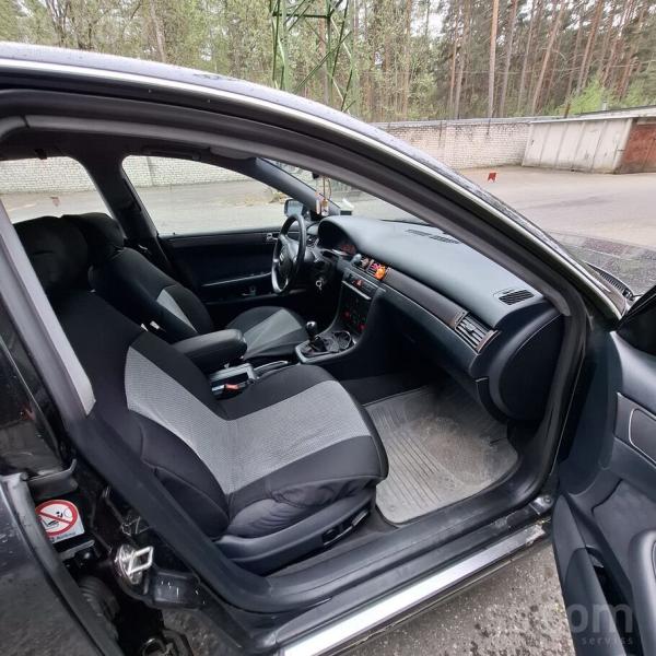 Black Audi A6 2000 in Riga, with an engine capacity of 2.40 L and mileage of 446 thousand km for 1000 €, photo 5 on AUTOMOTO.COM.LV