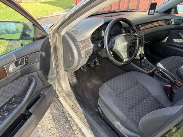 Black Audi A6 2000 in Elektrenai, with an engine capacity of 2.50 L and mileage of 297 thousand km for 1000 €, photo 4 on AUTOMOTO.COM.LV
