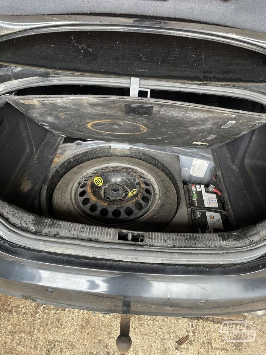 Melns Audi A6 2002 Utena, ar dzinēja tilpumu 2.70 L un nobraukumu 332 tūkst. km par 1350 €, foto 12 vietnē AUTOMOTO.COM.LV