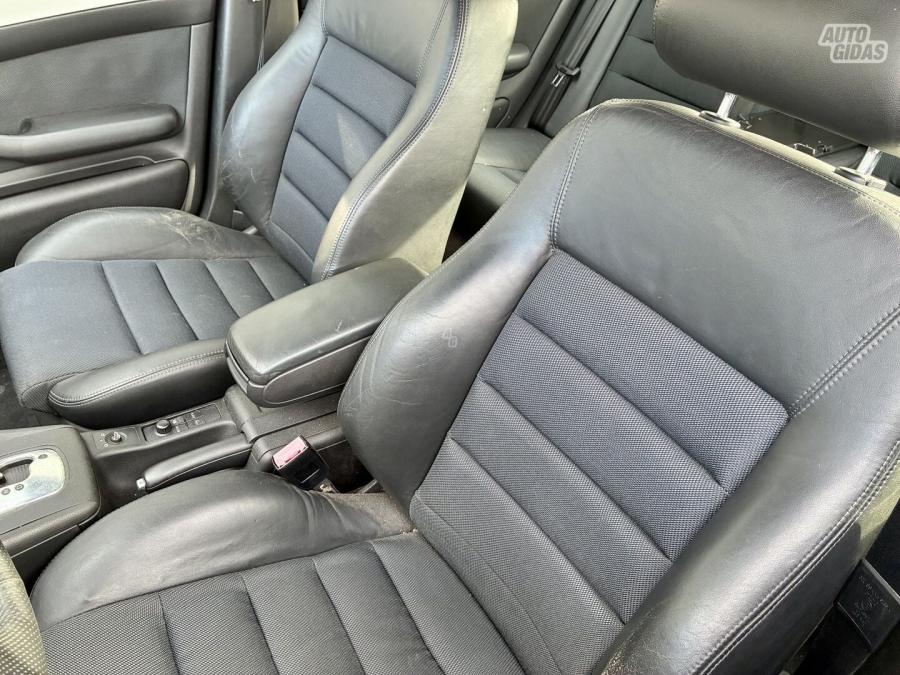 Black Audi A6 2003 in Kaunas, with an engine capacity of 3.00 L and mileage of 285 thousand km for 1700 €, photo 8 on AUTOMOTO.COM.LV