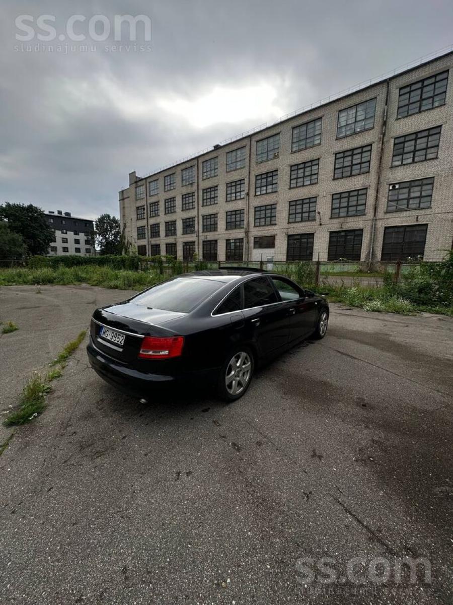 Black Audi A6 2004 in Riga, with an engine capacity of 3.00 L and mileage of 341 thousand km for 2500 €, photo 3 on AUTOMOTO.COM.LV