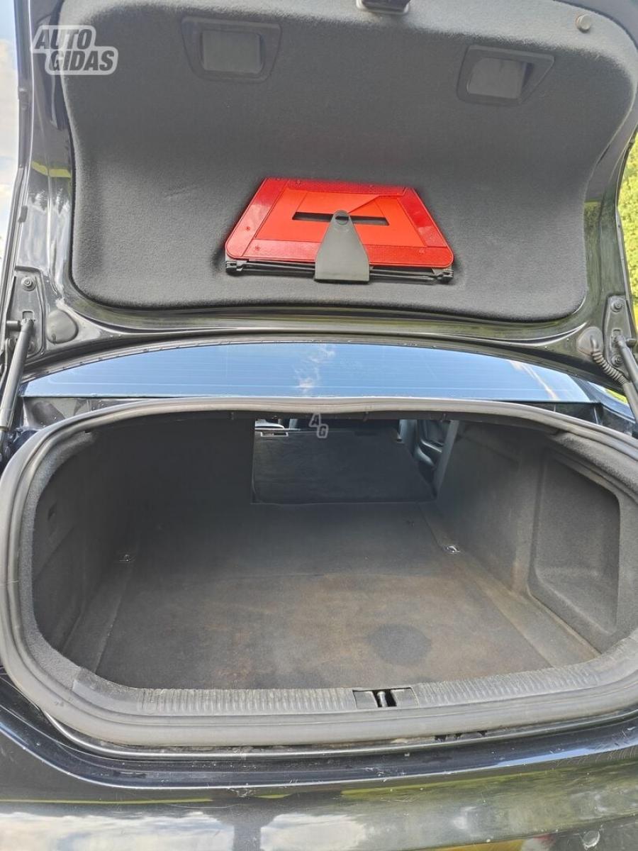 Black Audi A6 2004 in Vilnius, with an engine capacity of 3.00 L and mileage of 388 thousand km for 1999 €, photo 13 on AUTOMOTO.COM.LV