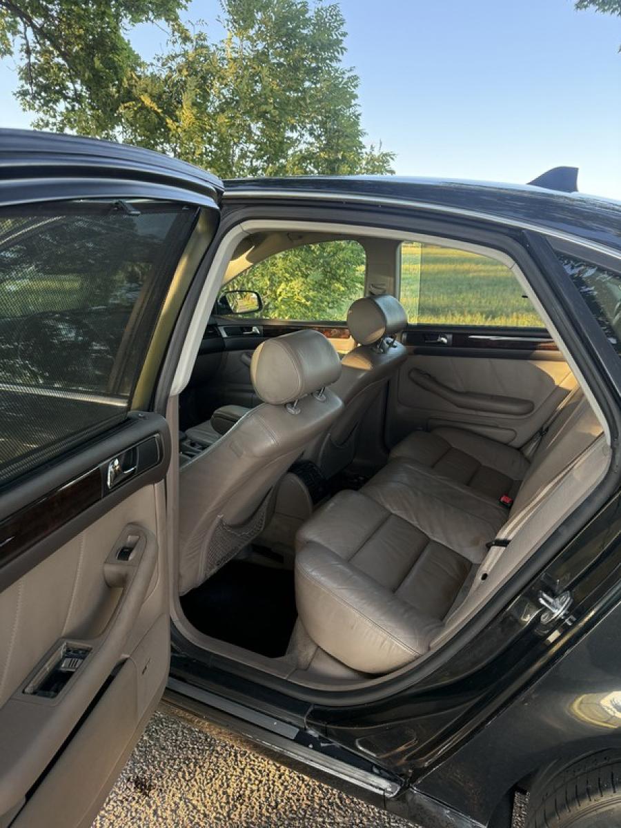 Black Audi A6 2004 in Kohtla-Jarve, with an engine capacity of 1.90 L and mileage of 331 thousand km for 1699 €, photo 15 on AUTOMOTO.COM.LV