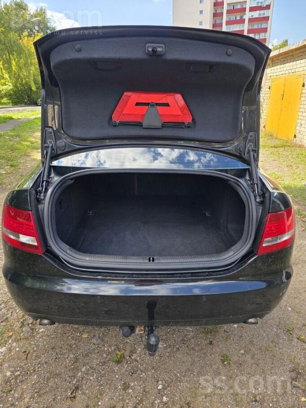 Black Audi A6 2004 in Daugavpils, with an engine capacity of 3.00 L and mileage of 321 thousand km for 3200 €, photo 8 on AUTOMOTO.COM.LV