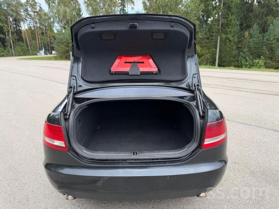 Black Audi A6 2004 in Madona, with an engine capacity of 3.00 L and mileage of 441 thousand km for 3499 €, photo 10 on AUTOMOTO.COM.LV