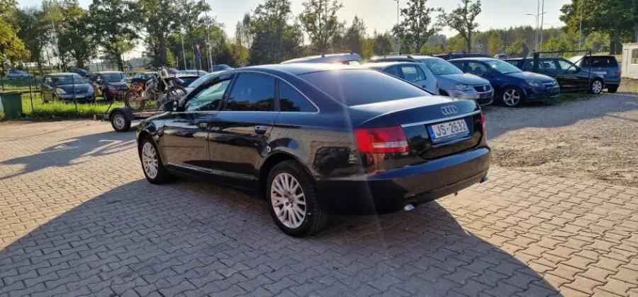 Melns Audi A6 2005 Valmiera, ar dzinēja tilpumu 3.00 L un nobraukumu 376 tūkst. km par 1800 €, foto 5 vietnē AUTOMOTO.COM.LV