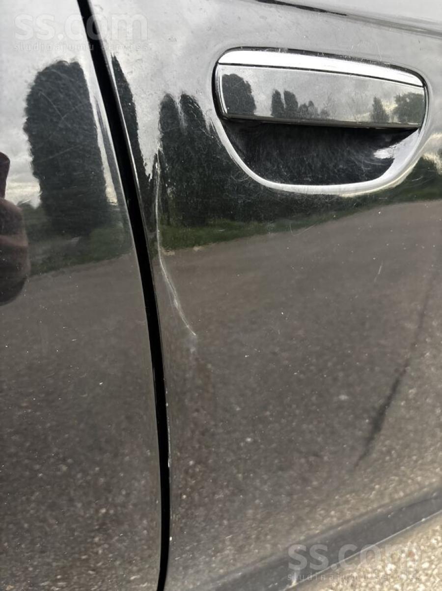 Black Audi A6 2005 in Daugavpils, with an engine capacity of 3.00 L and mileage of 353 thousand km for 3000 €, photo 9 on AUTOMOTO.COM.LV