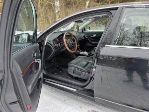 Black Audi A6 2006 in Ukmerge, with an engine capacity of 2.00 L and mileage of 310 thousand km for 3500 €, photo 6 on AUTOMOTO.COM.LV