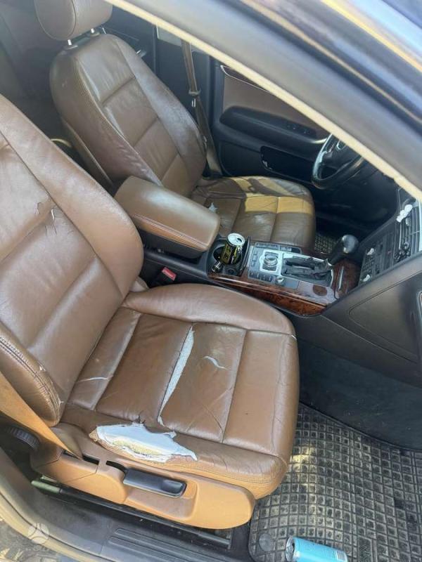 Black Audi A6 2006 in Vilnius, with an engine capacity of 2.97 L and mileage of 366 thousand km for 1350 €, photo 6 on AUTOMOTO.COM.LV
