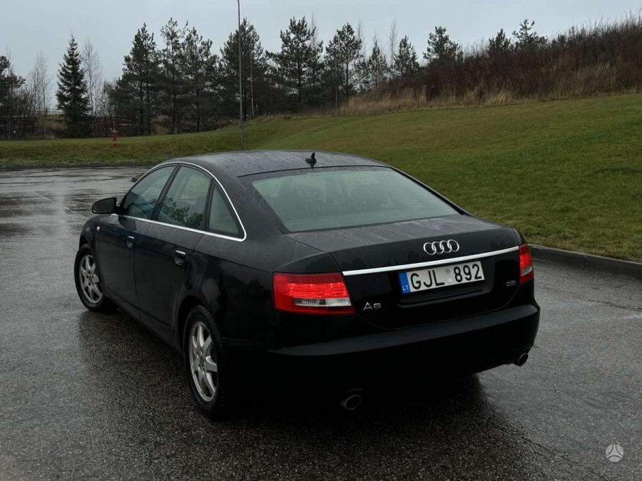 Black Audi A6 2007 in Vilnius, with an engine capacity of 2.77 L and mileage of 308 thousand km for 2900 €, photo 7 on AUTOMOTO.COM.LV