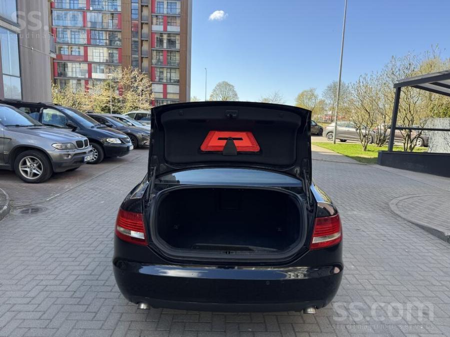Black Audi A6 2007 in Riga, with an engine capacity of 3.00 L and mileage of 347 thousand km for 3990 €, photo 6 on AUTOMOTO.COM.LV