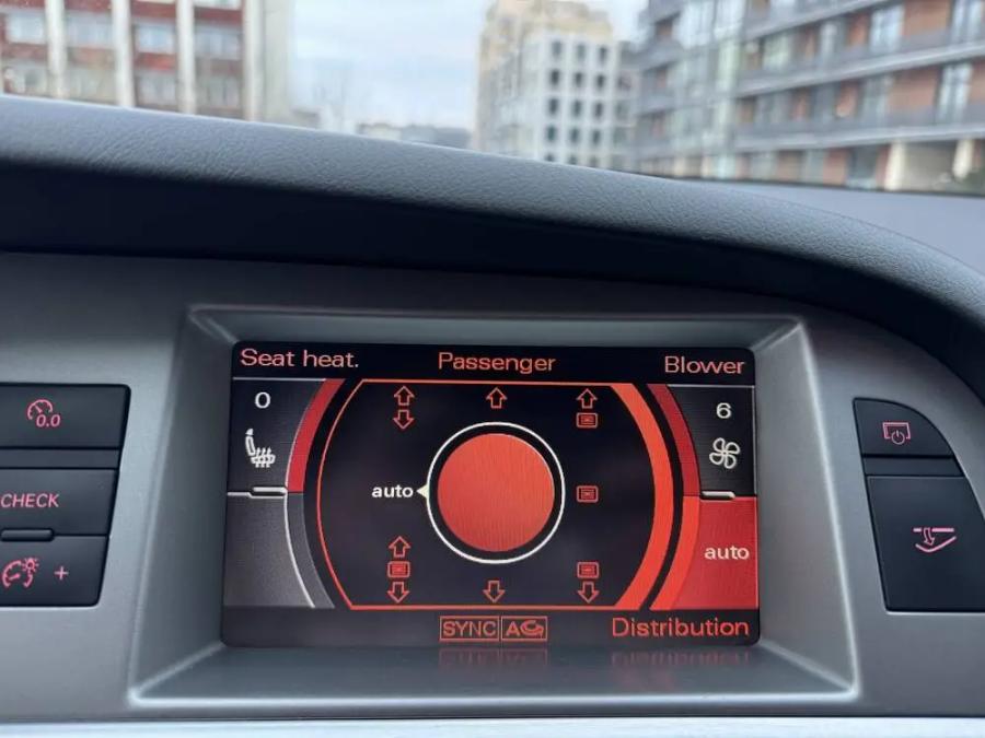 Black Audi A6 2007 in Riga, with an engine capacity of 3.00 L and mileage of 368 thousand km for 3690 €, photo 25 on AUTOMOTO.COM.LV