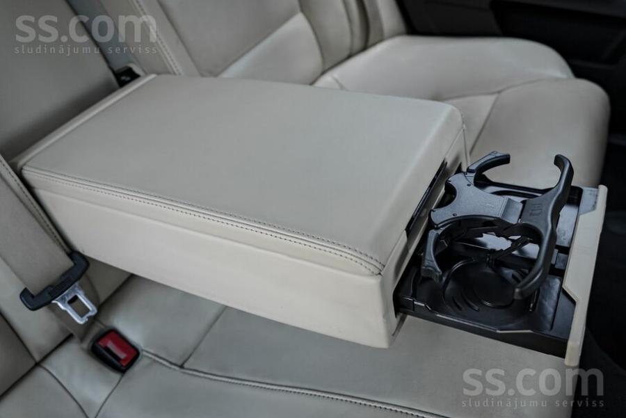 Black Audi A6 2007 in Riga, with an engine capacity of 3.00 L and mileage of 0 thousand km for 2950 €, photo 13 on AUTOMOTO.COM.LV