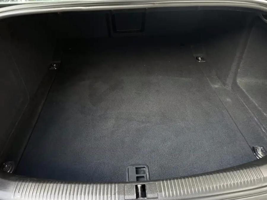 Black Audi A6 2008 in Riga, with an engine capacity of 3.00 L and mileage of 242 thousand km for 2500 €, photo 13 on AUTOMOTO.COM.LV