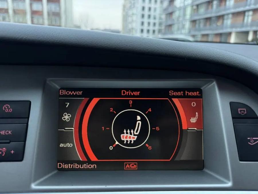 Black Audi A6 2008 in Riga, with an engine capacity of 3.00 L and mileage of 335 thousand km for 3390 €, photo 17 on AUTOMOTO.COM.LV